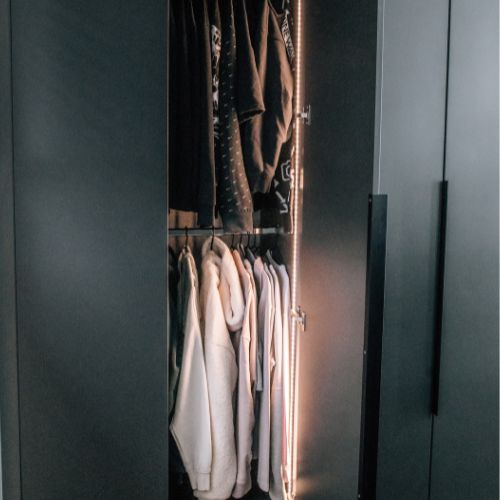 A bold contemporary dressing room for trend-setter Ryan