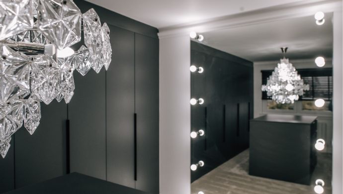 A bold contemporary dressing room for trend-setter Ryan