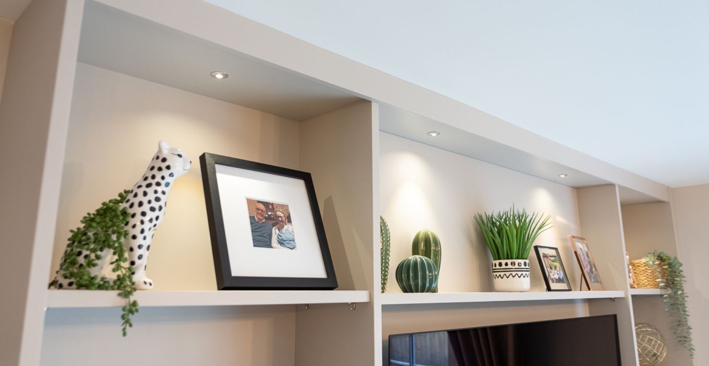 Image of Shaker media unit in Dove | Sharps