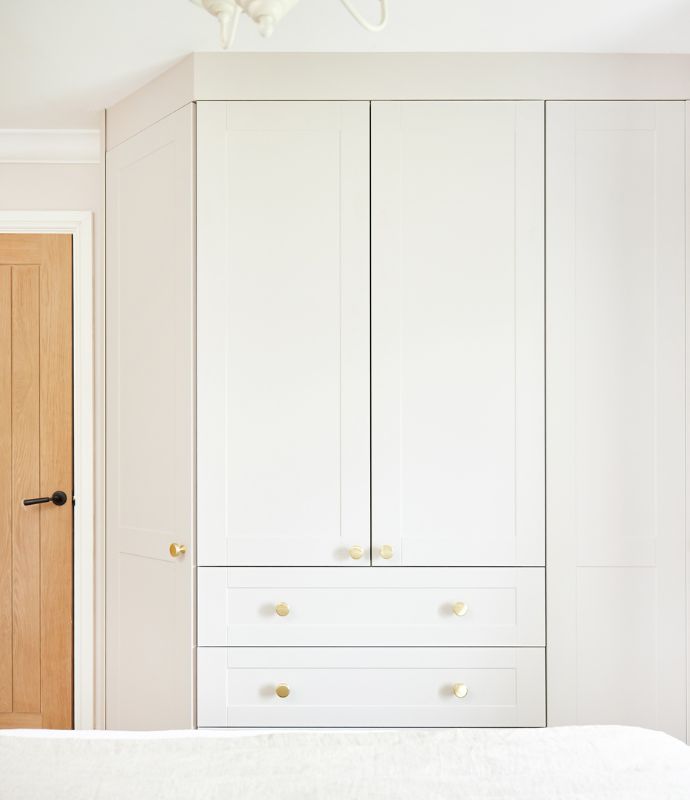 Dominique Geddes’ clever corner wardrobe | Sharps