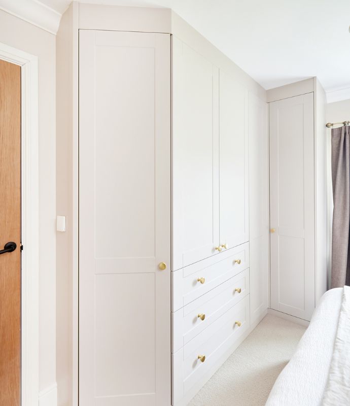 Dominique Geddes’ clever corner wardrobe | Sharps