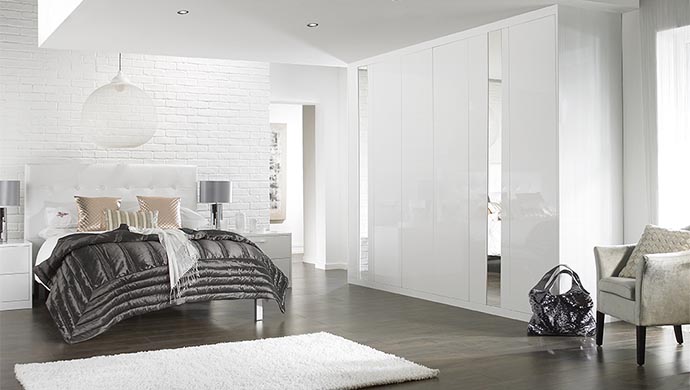 12 Immaculate White Bedroom Ideas That Amplify Your Space | Sharps