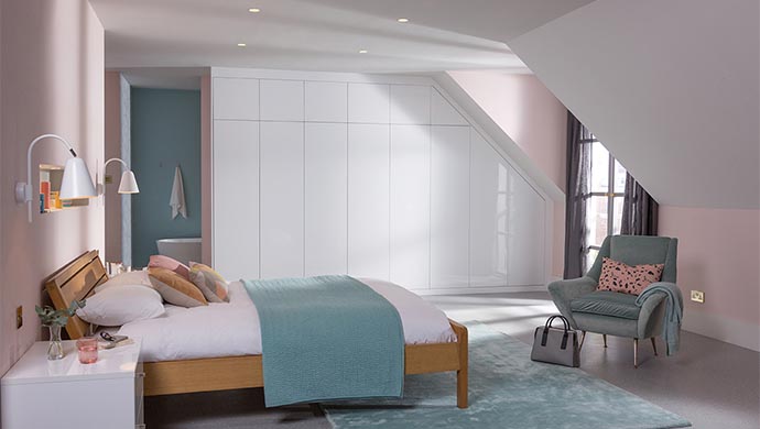 12 Immaculate White Bedroom Ideas That Amplify Your Space | Sharps