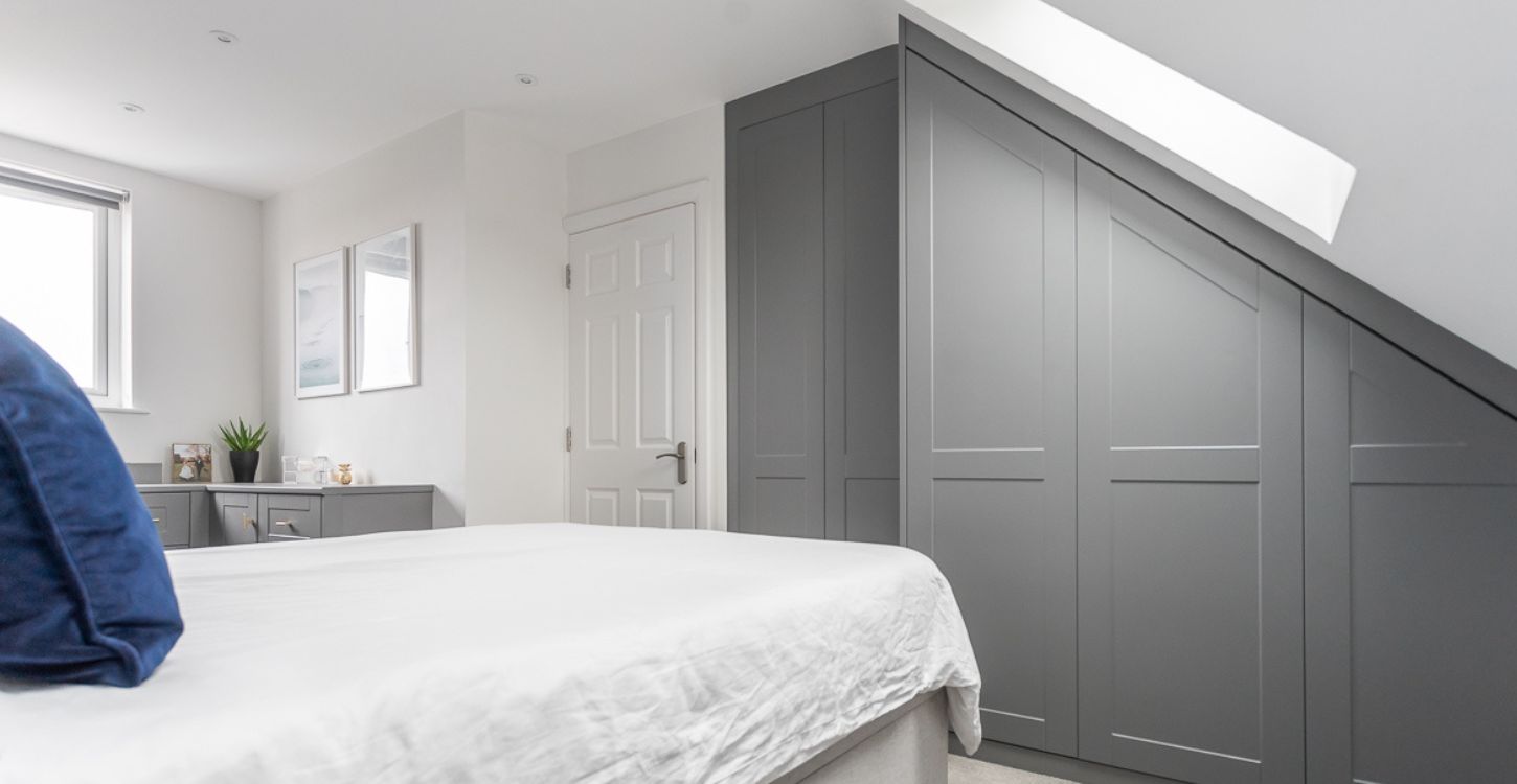 Sloped Ceiling: Beautiful Fitted Wardrobes & Dressing Table | Sharps