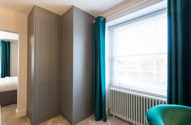 Turning unused space into the ultimate dressing area | Sharps